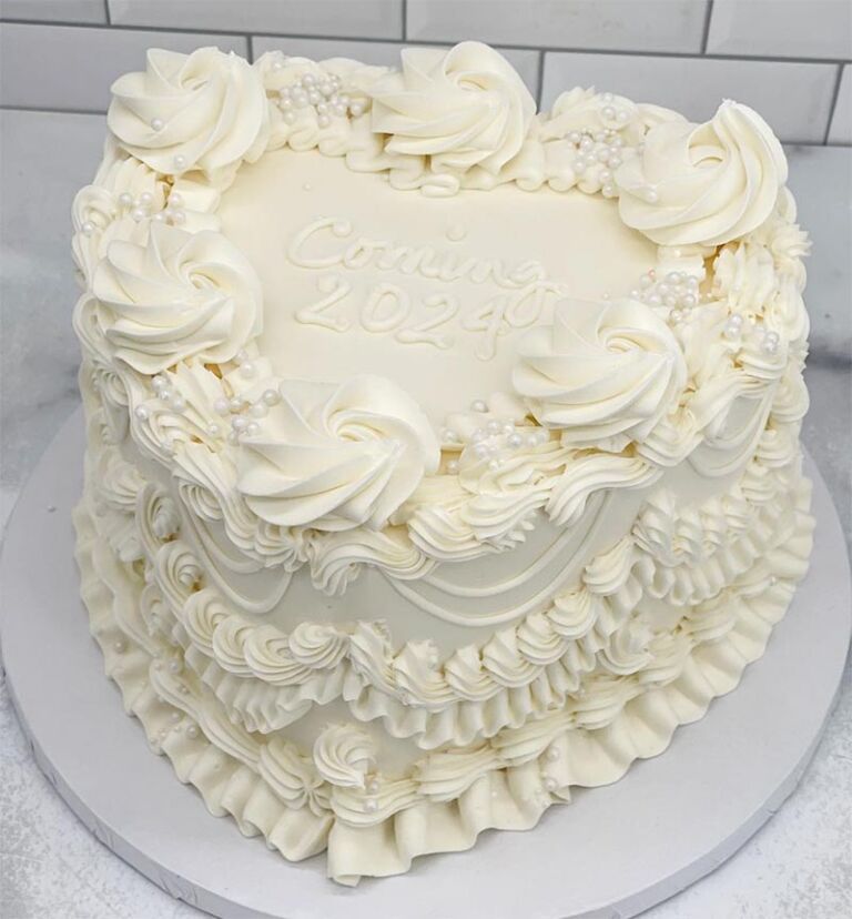 Retro Heart Cake | Alfonso's Pastry Shoppe